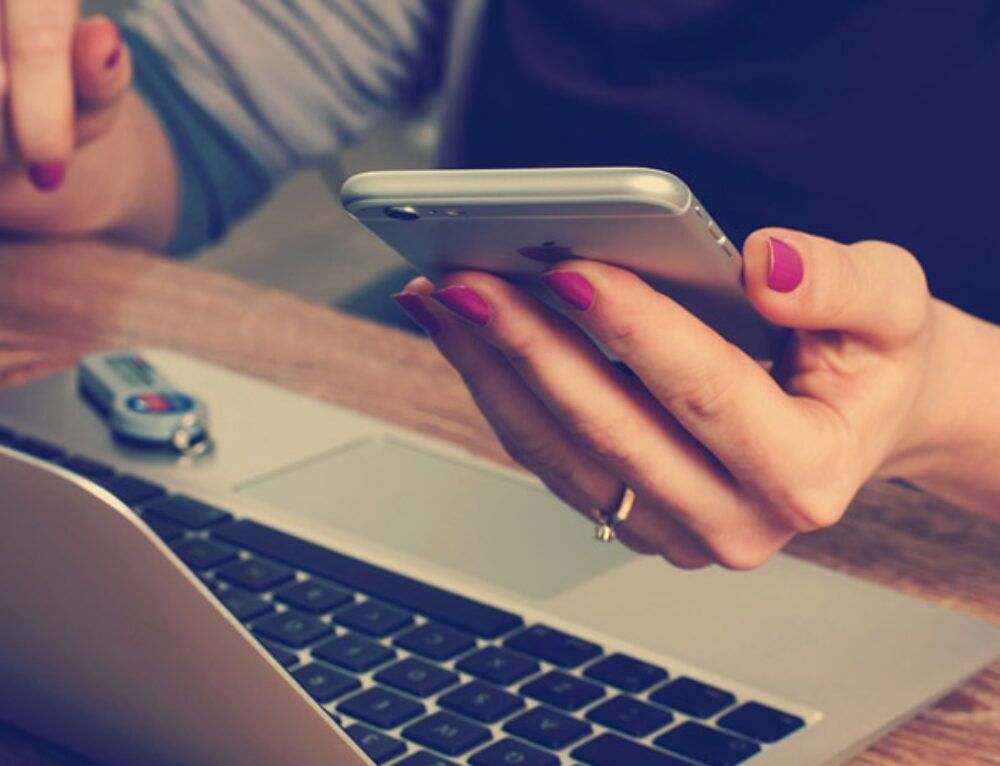 5 Customer Service Greetings Over the Phone that Work Great for Small ...