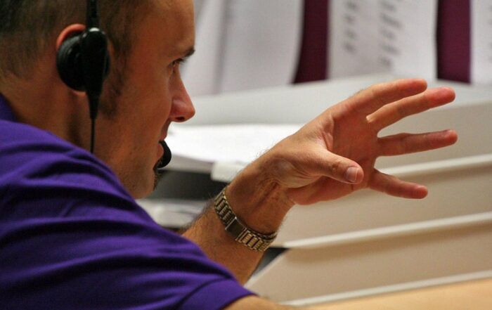 5 Customer Service Greetings Over the Phone that Work Great for Small ...